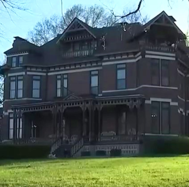 Couple moves into 140-year-old home and discovers incredible treasures ...
