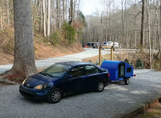 Man builds incredible one-person camper that can be taken anywhere ...