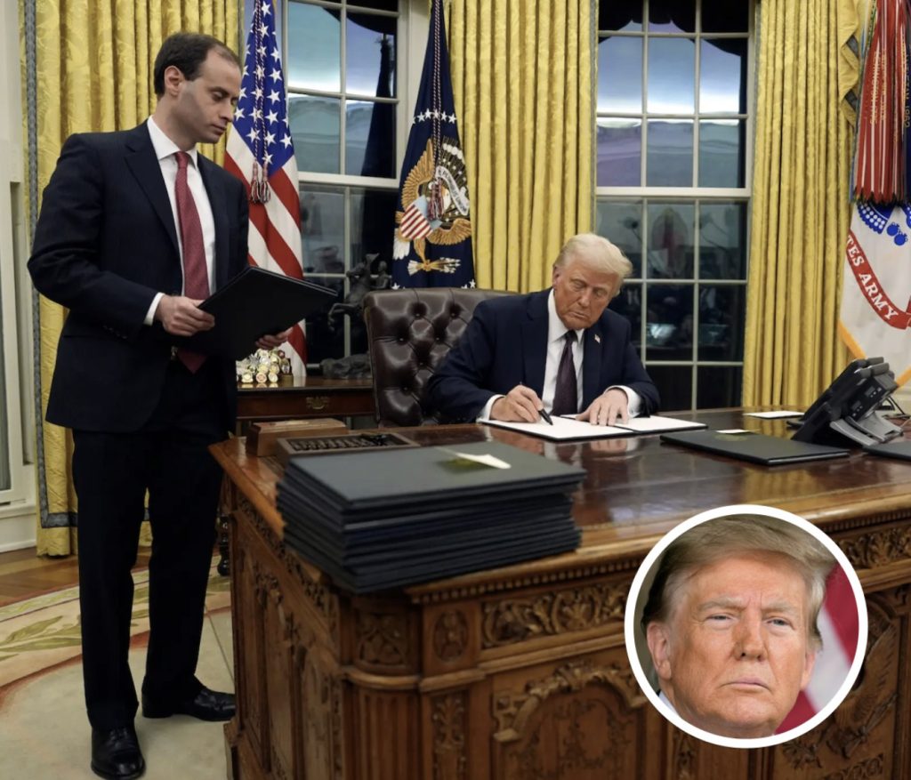 Photo Of Trump’s New Oval Office Turns Heads After People Spot Small ...